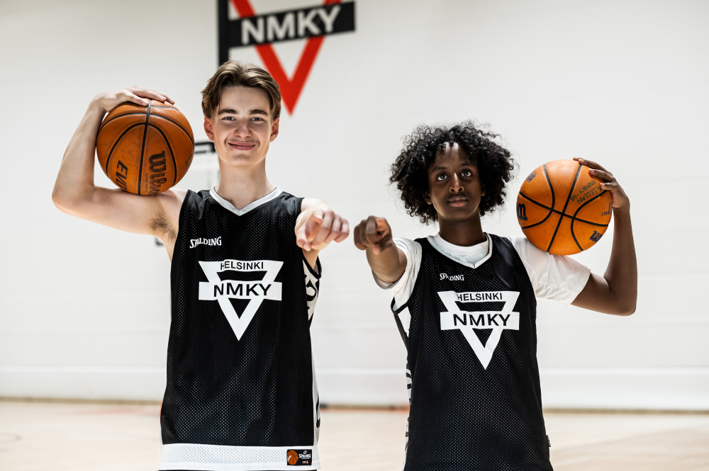 Torstaina 21.12.23 vietetään maailman ensimmäistä kansainvälistä koripallopäivää | Helsingin NMKY